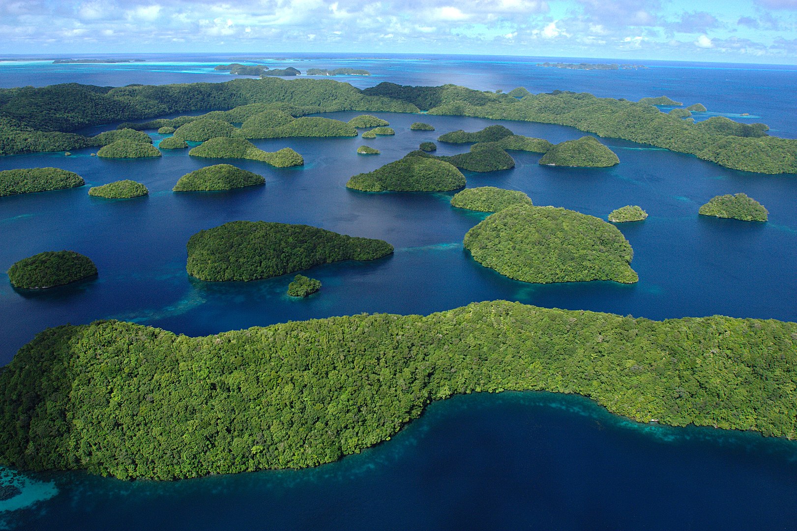 Palau offers its territory for US bases - Daily Friend