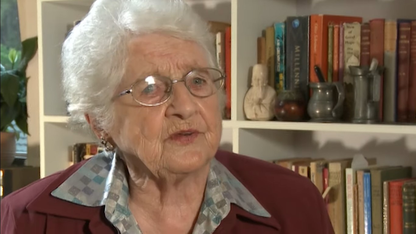 Covid-19 claims life of author Elsa Joubert - Daily Friend