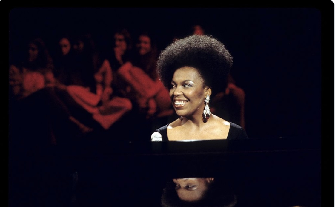 Soul and R&B singer, Roberta Flack, has died aged 88. - Daily Friend