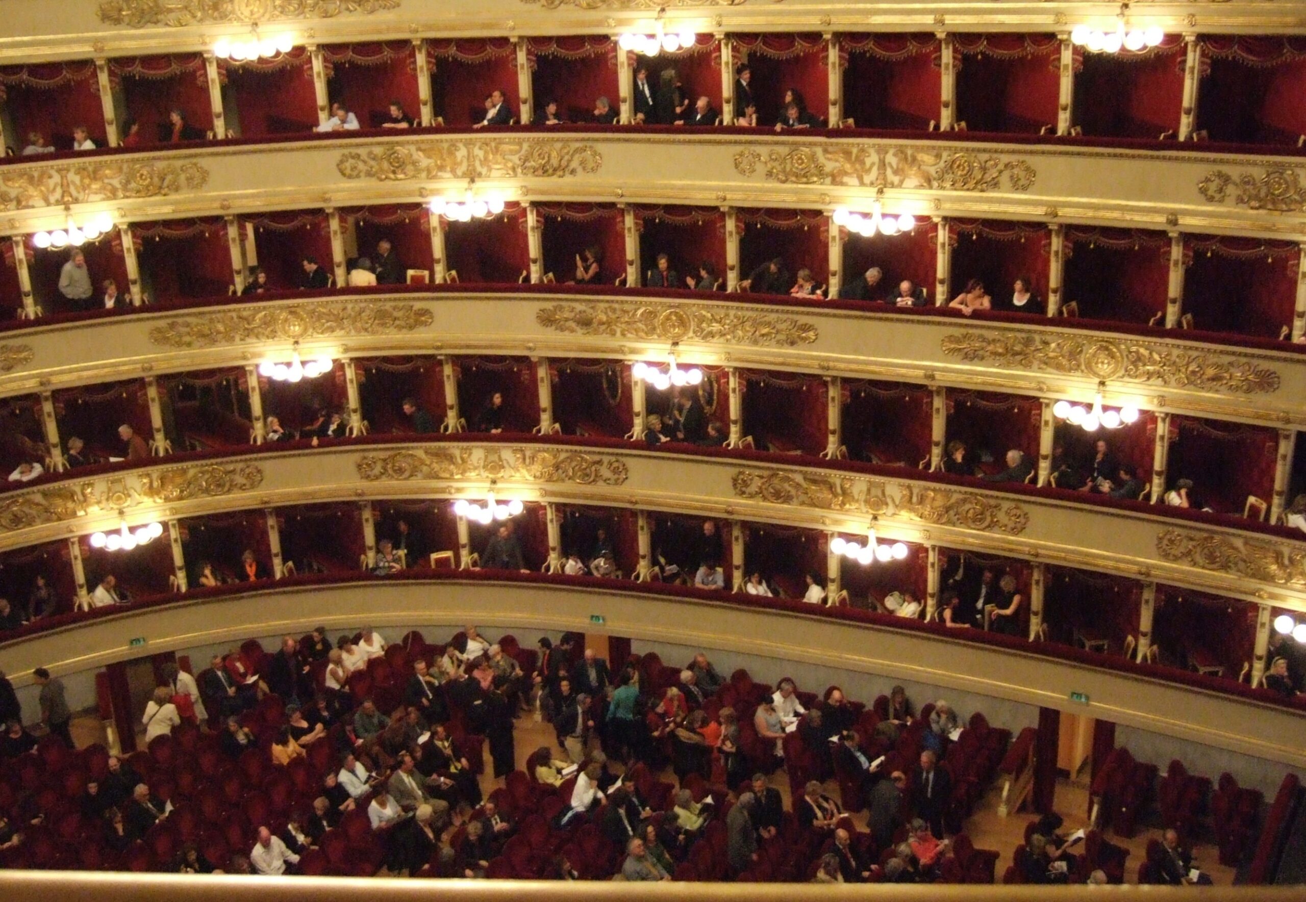 La Scala enforces ban on shorts, flip-flops - Daily Friend